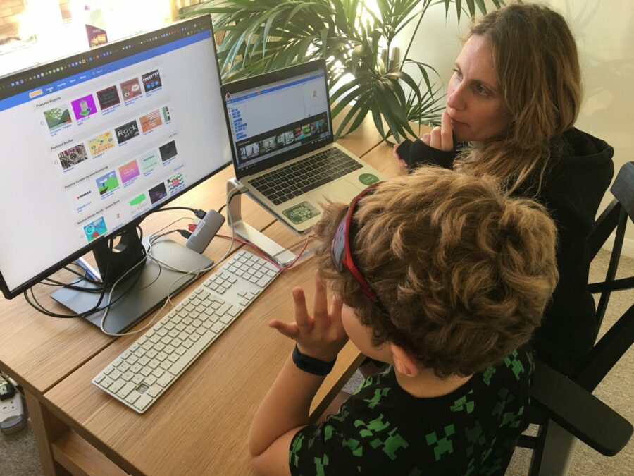 Coding for kids and parents with Digital Making at Home - Raspberry Pi ...