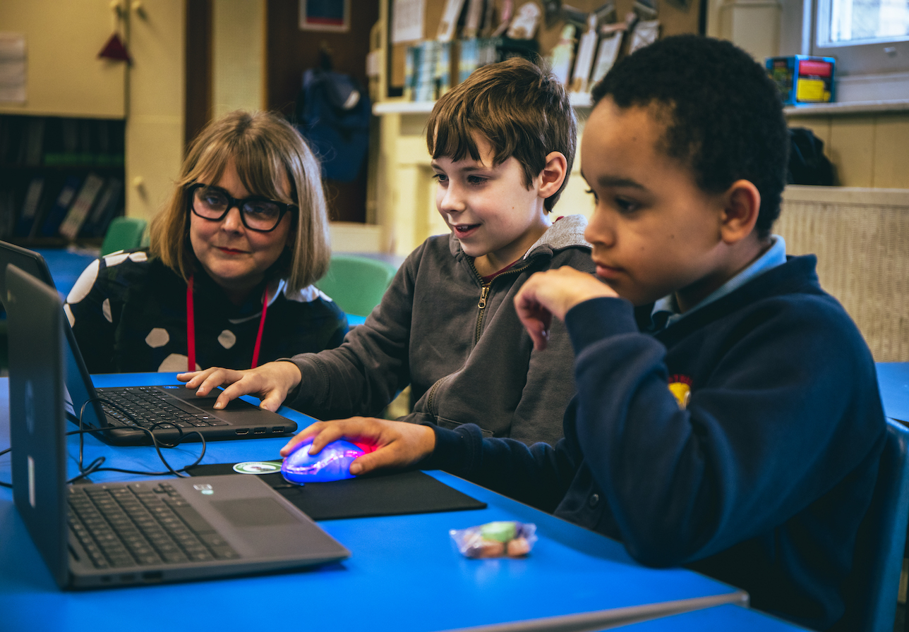 Spotlight on primary computing education in our 2023 seminar series - Raspberry Pi Foundation