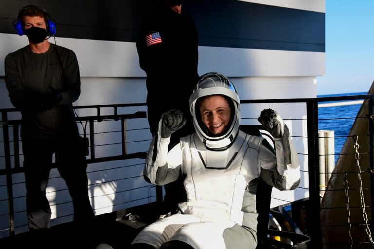 Young people's amazing experiments in space: Astro Pi Mission Space Lab ...