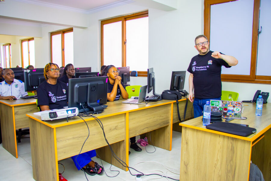Teaching digital literacy without devices - Raspberry Pi Foundation Teaching digital literacy without devices - Raspberry Pi Foundation